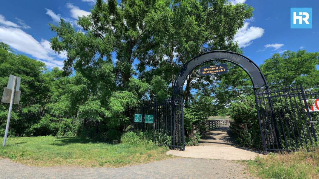 Hudson County Debuts Hackensack River Greenway Signs